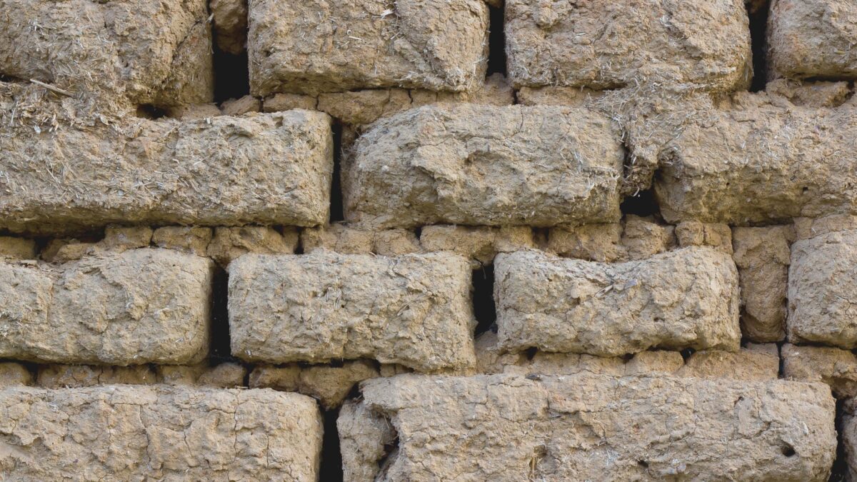 Lehm: Neuer Hype um alten Baustoff - Bauwende-Blog